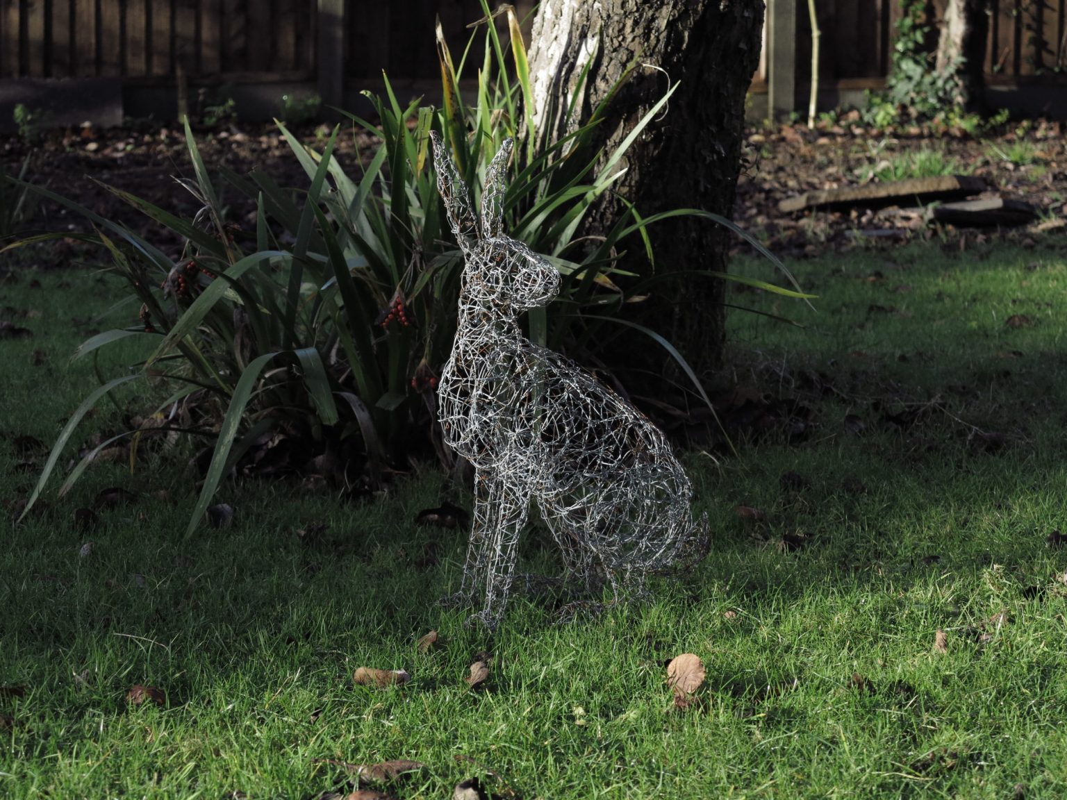 Wire hare sculptures | Di Spalding - Scenic Artist